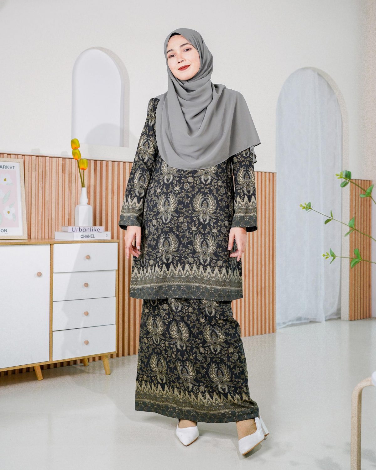 Baju Kurung Batik Safura - Black Citra - Kualiti Designer, Harga Luarbiasa