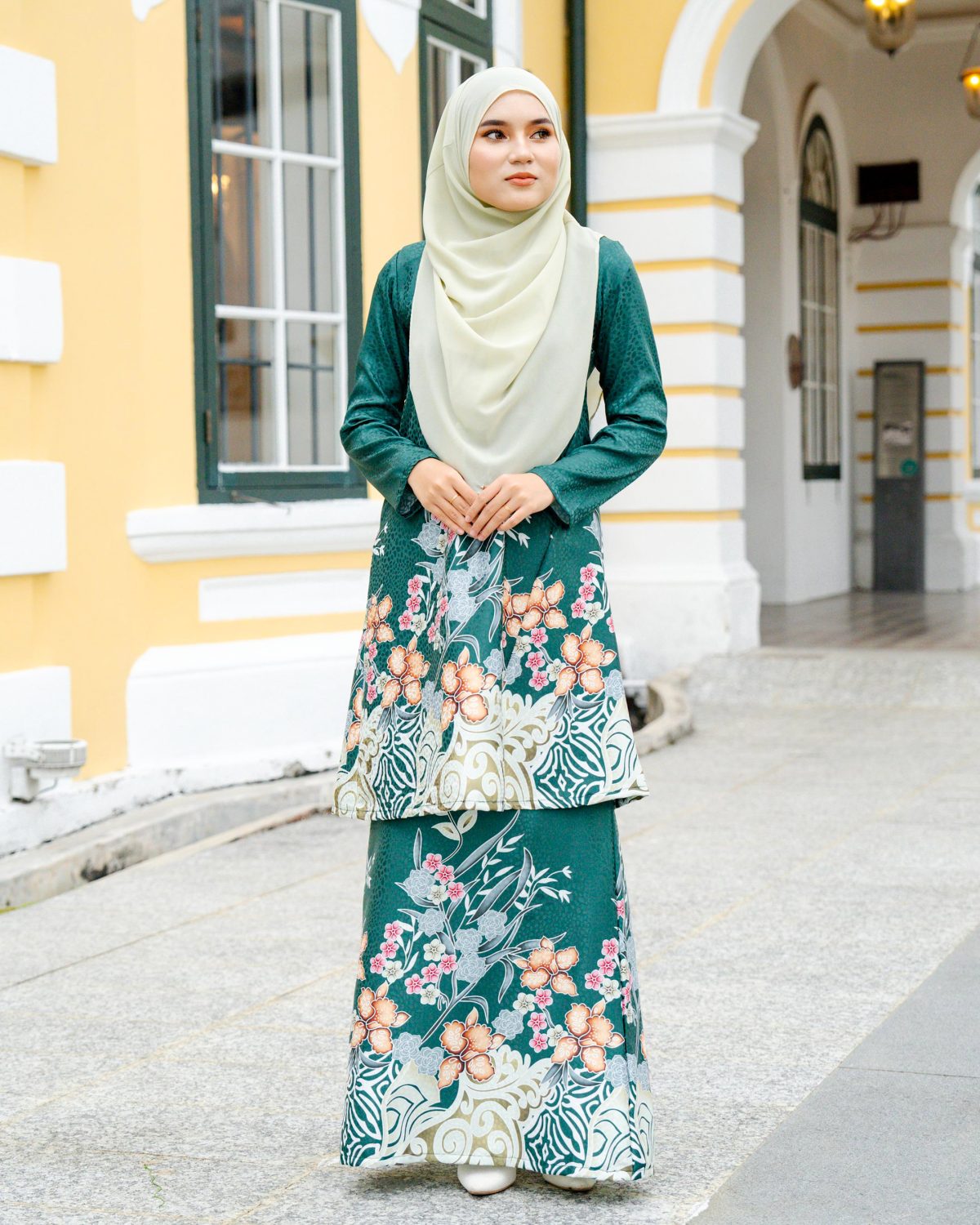 Baju Kurung Pahang Batik Sultanah 3.0 - Kirana Emerald Green - Kualiti Designer, Harga Luarbiasa