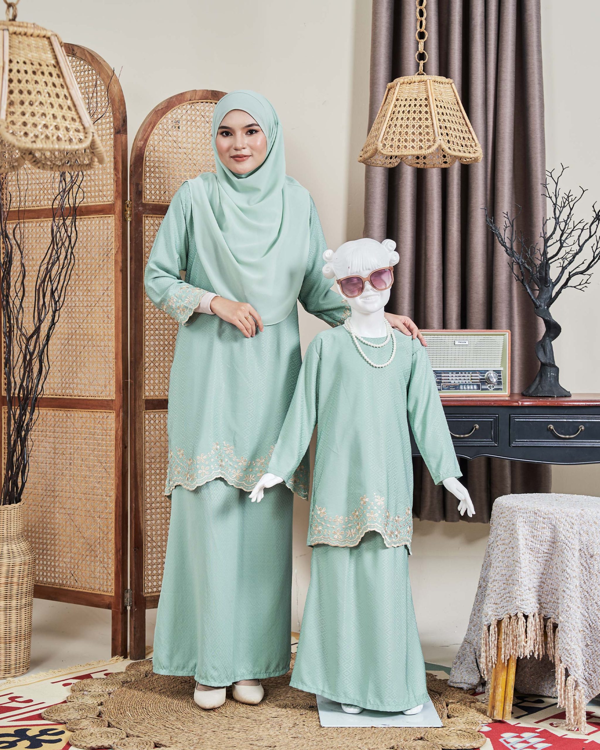 Baju Kurung Moden Sulam Sultanah 10.0 - Murni Sweet Minty - Kualiti Designer, Harga Luarbiasa